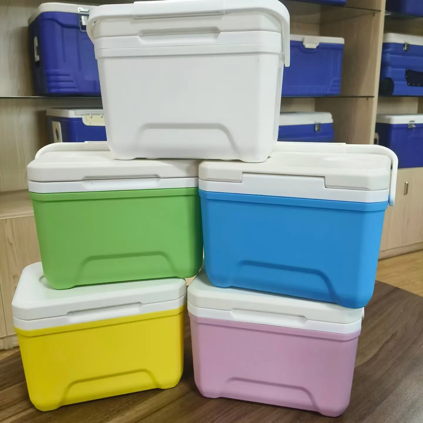 News - Multi-color ice chest cooler box are in hot production